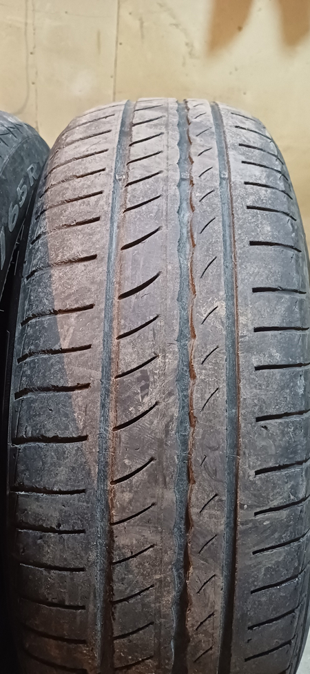 Продам резину pirelli cinturato p1 185/65/15