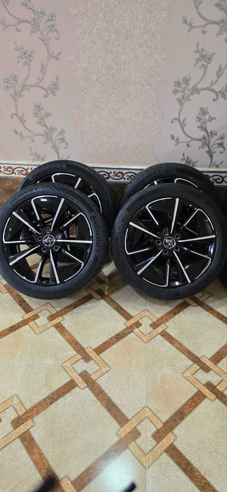 Диск от BYD HAN c Шинами Contenetal