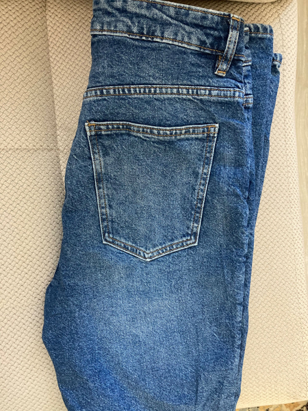 Темные джинсы H&m
