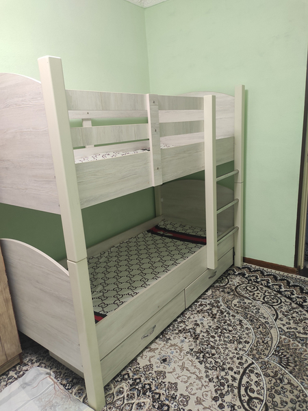 Кровать двухъярусная