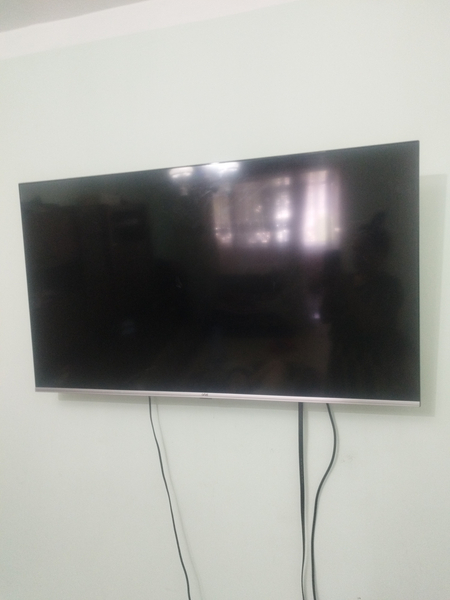 Televizor Zudlik bilan sotiladi, kattaligi 127sm..50lik