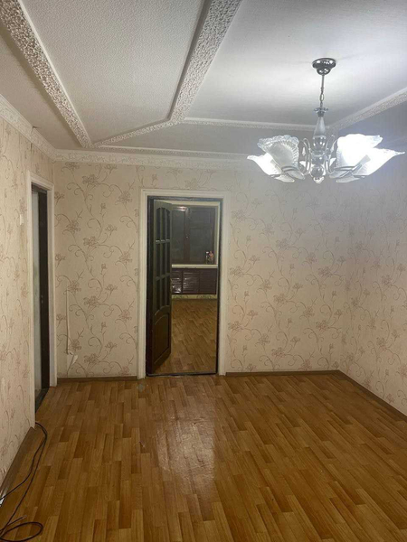 Срочно продам 3ком квартиру рядом с выходом метро Буюк ипак йули
