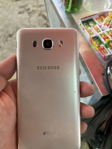 samsung j 7 srochno obmenam bor