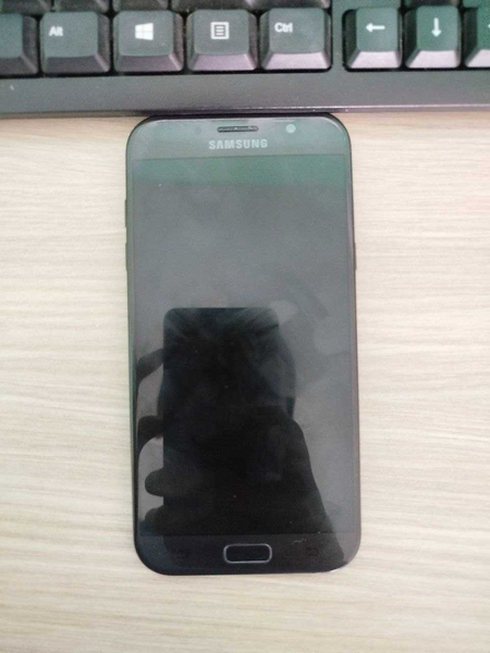Продам телефон Samsung A7 2017