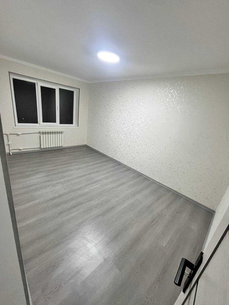 СРОЧНО продаётся своя квартира в Чирчике ул. А.Темура 122