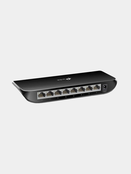 8 гигабитных портов RJ45 с автосогласованием, поддержка авто-MDI / MDI