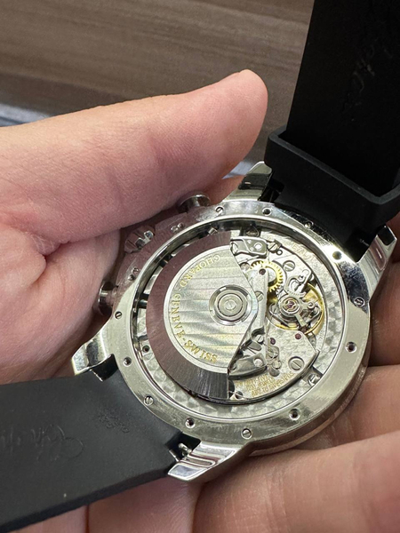 Продается срочно часы Chopard miglia 1000