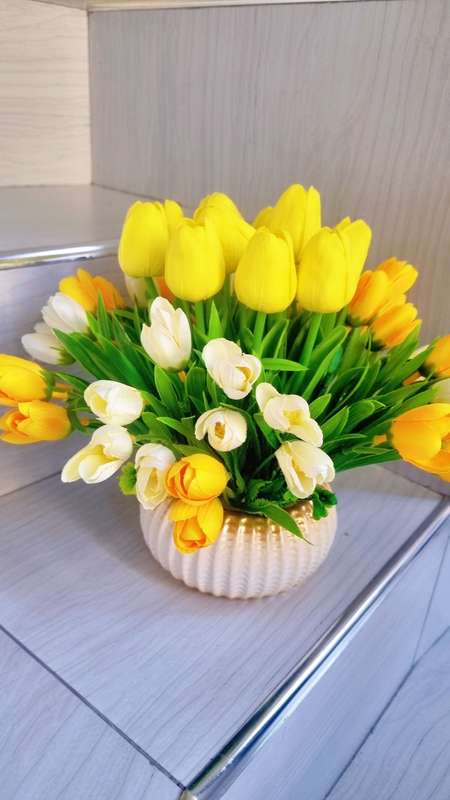 Decorativniy iskustvinniy gullar
