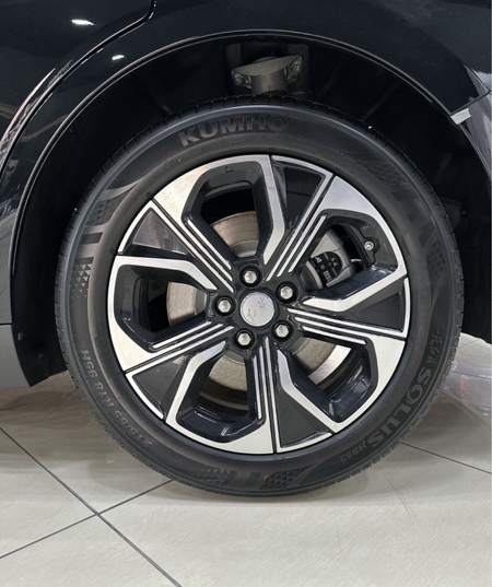 HONGQI EQM-5 halol nasiya savdo 10.500 GARANTIYA SERVIS  BOR Sergili