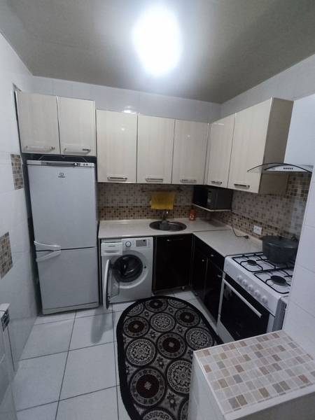 Продам чиланзар 5. Двух комнатная. Балкон 1,5*3