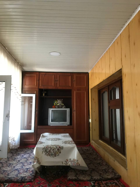 Срочно продаю 3 комнотная квартира Алмазарский район Нукус Кинотеатр