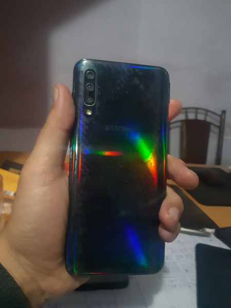 Samsung a50 sotiladi 4/64Gb