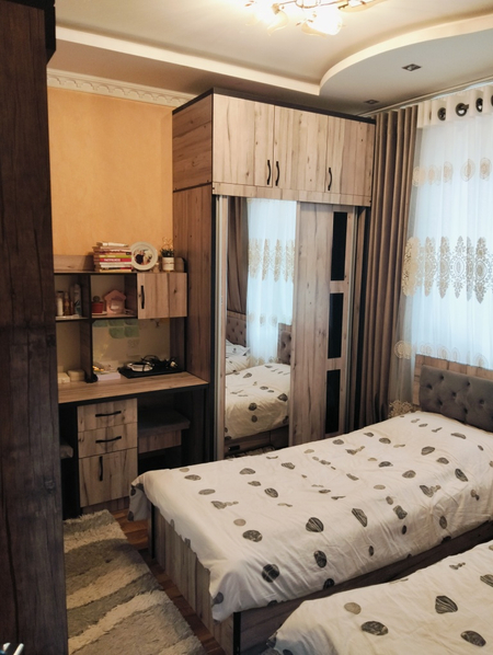 Срочно продам квартиру в центре Чиланзар рядом метро Новза 77 серия