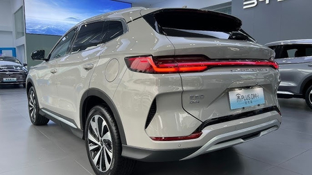 BYD Champion 605 km full 2024