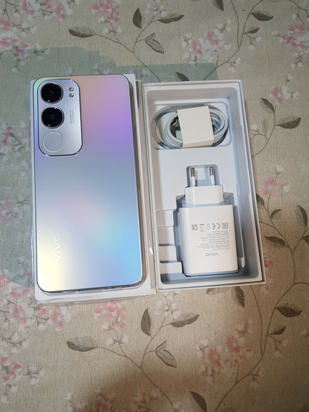 Vivo y19s Vivo v 40 lite srochna