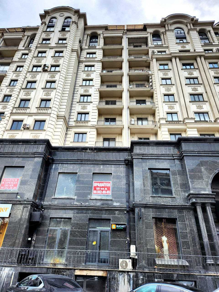 ЖК МУХТАШАМ  продаётся нежилое помещение под ОФИС