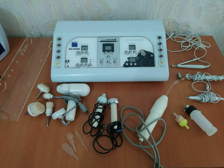 kosmetologiya uchun aparat 8 v 1  kombayn RU-8208