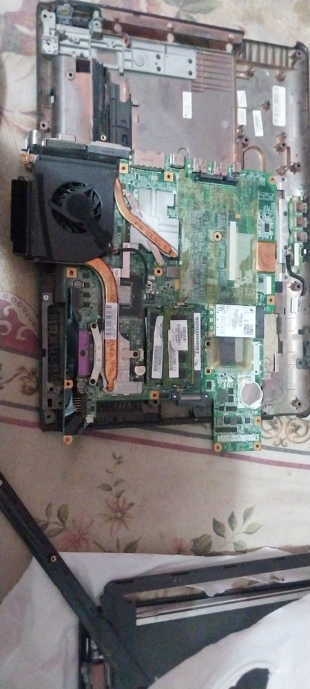 Срочно продам HP ноутбук на запчасти