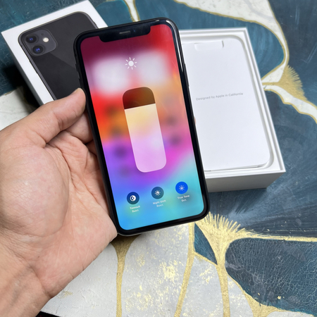 iphone 11 black 64gb Full momplekt America ideal !