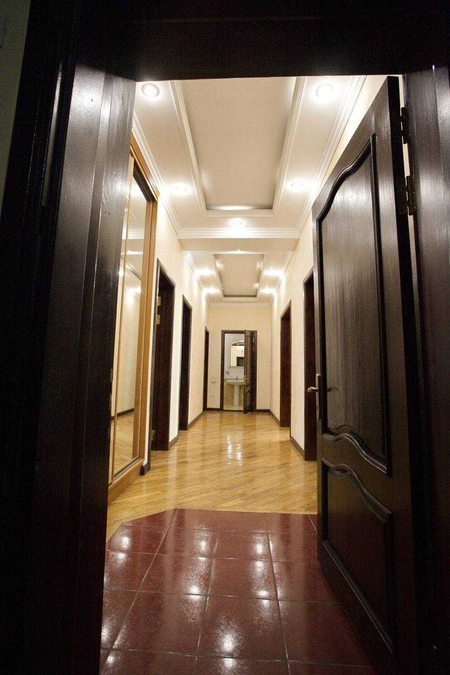 Продается 4 ком на Госпитальном - Попугайчики