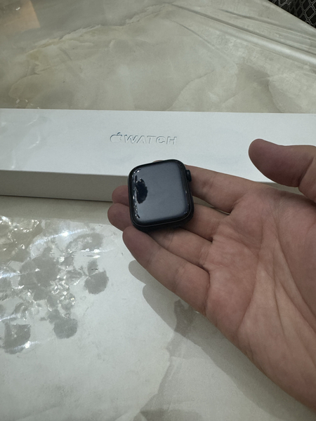 Apple watch 7 45 qora yengide.