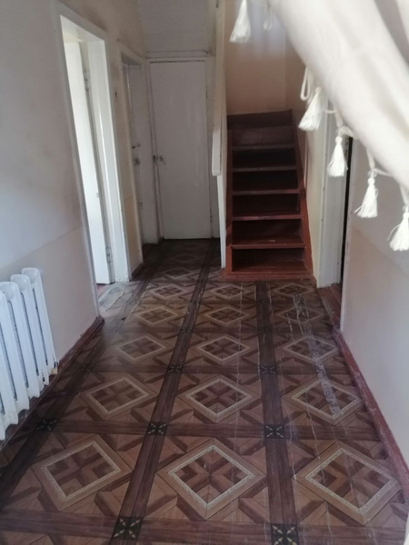 Коттедж уй. 12 хона шахар маркази