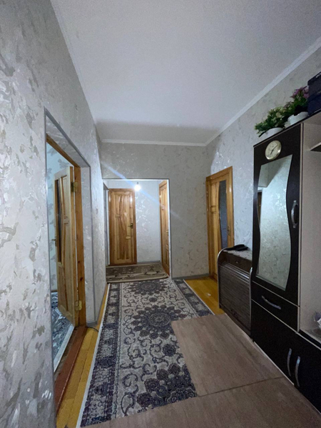 Mirobod tumani qoyliq massiv 4 da balkon 2.6