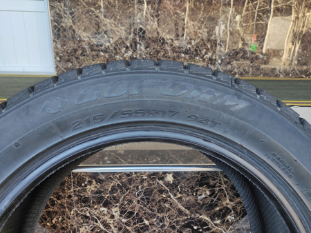 Балон 215/55/R17 94Т . Зимние шина . Идеально.