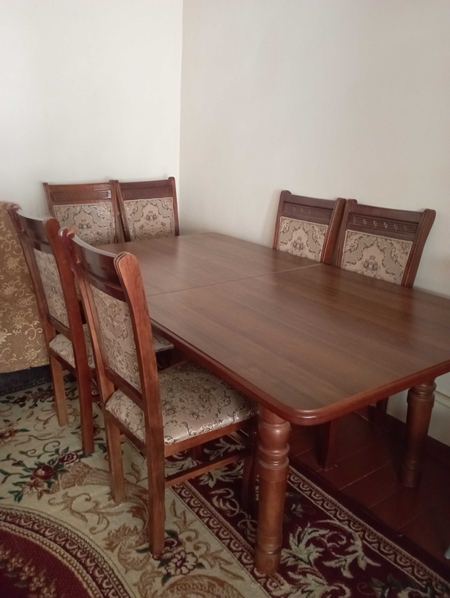 Продается стол и стулья