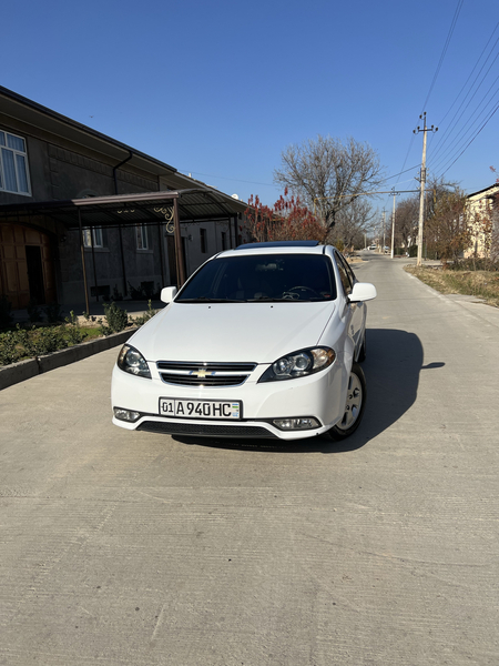 Jentra 2017 sotiladi       Lacetti