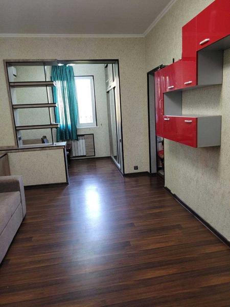м.Буюк Ипак Йули Буз-базар 2(3)-комн 4/4 65 м² 2х6 м не торец чистая