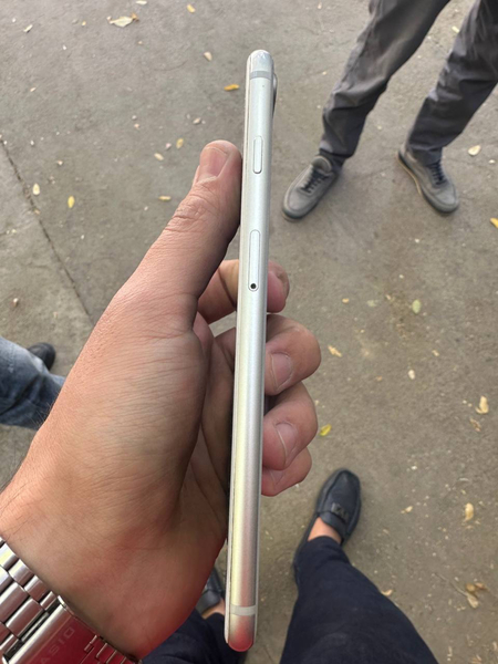 Iphone 8+sotiladi 64gb