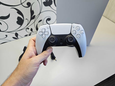 ПРОДАМ PlayStation 5 (825GB) Digital Edition +Подписка Plus до 12.2024