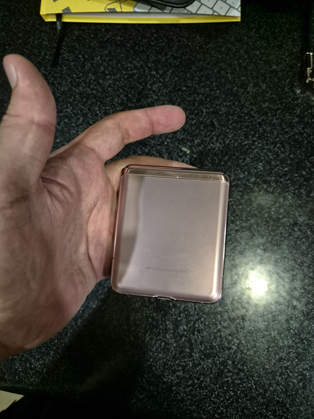 Samsung flip2 pamit 12.256g holati ideal karea pqip tel qlila