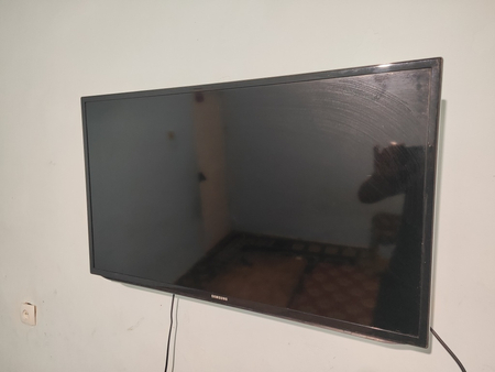 Televizor Samsung 43 oʻlchamlik, original