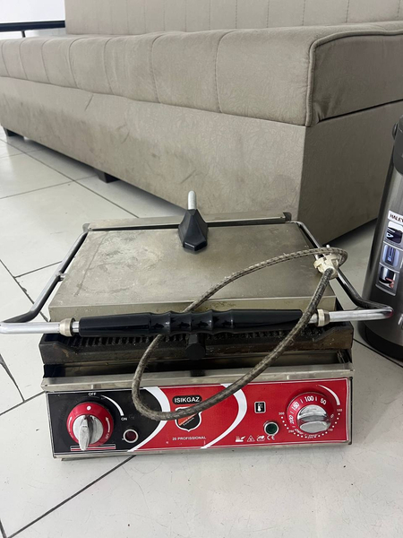 Tostr sasiska aparat tifal