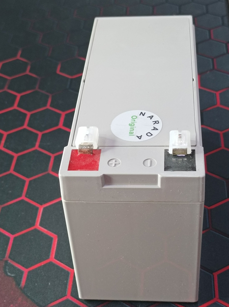 12v9 Ah Akumlator ariginal.
