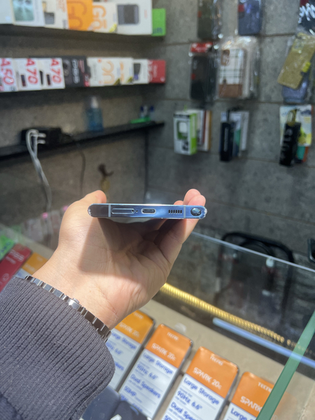 Samsung S 22 ULTRA holati yaxshi