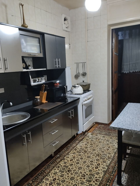 Srochno Arzon Uy Yinusobod 18kv 77 seriya 3 xona 2 etaj Remontlari bor