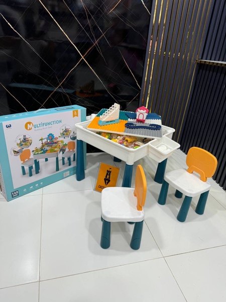 Столик для конструктора 2 в 1 142  детали (2-4 лет)  Качество хороше