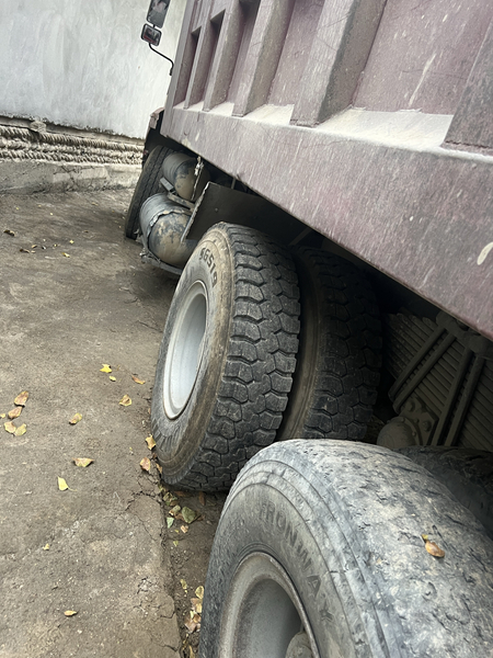 Продаётся самосвал хово