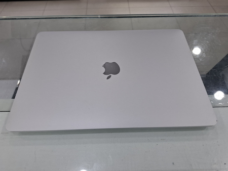 Macbook air M1 8/256 gb