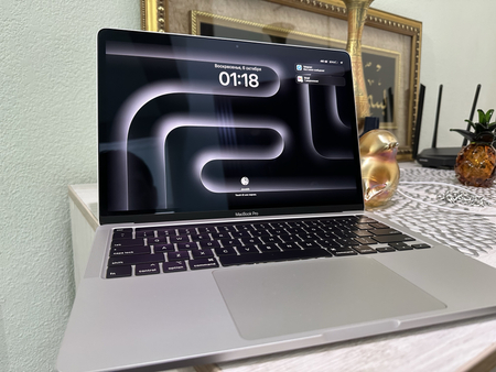 Macbook pro 13 inch 2020 yil