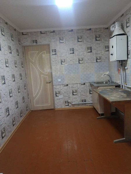 1 комн., очень большая-45 кв.м., 2 этаж, кирпичный дом.