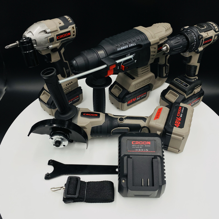 Crown 4 ga 1 nabor makita 4 ga 1 nabor