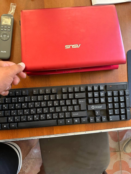 Asus net book 300 gb