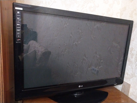 Телевизор LG . Диагональ 4,3 дюйма.