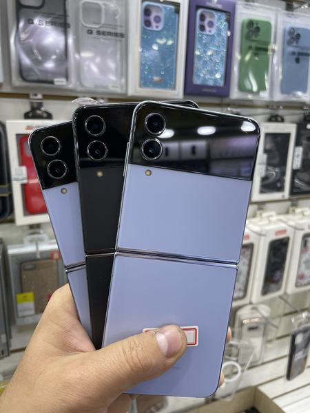 Samsung galaxy Z flip4