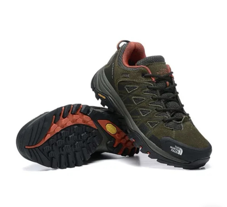 Трекинговые кроссовки The North Face.