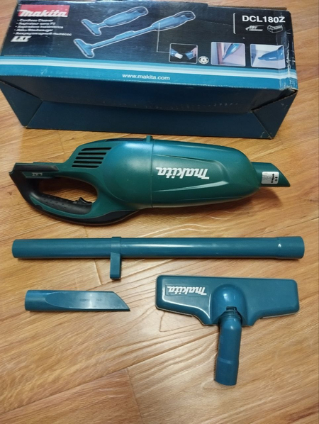 Продаётся ручной пылесос MAKITA DCL 180Z б/у.